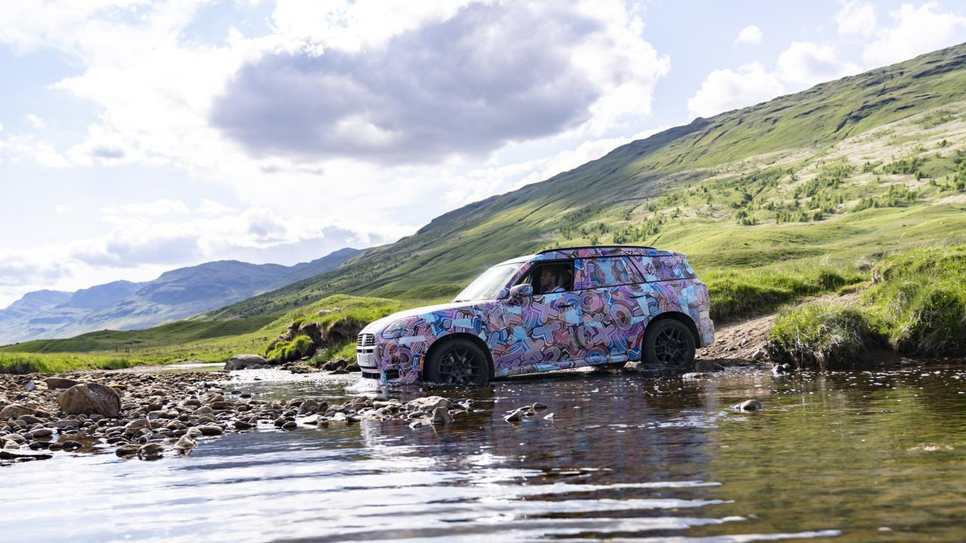 Mini Countryman 2024: la terza generazione attraversa le Highlands ...