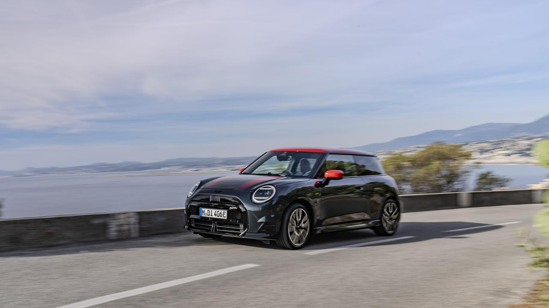 Mini Cooper SE JCW: debutta la nuova sportiva 100% elettrica [FOTO ...