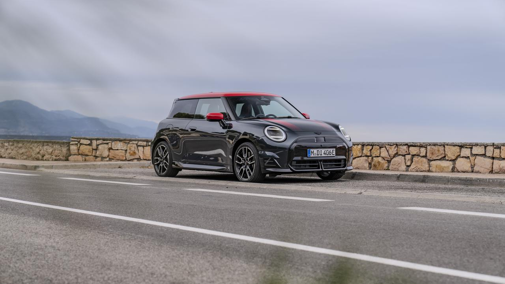 Mini Cooper SE JCW: debutta la nuova sportiva 100% elettrica [FOTO ...