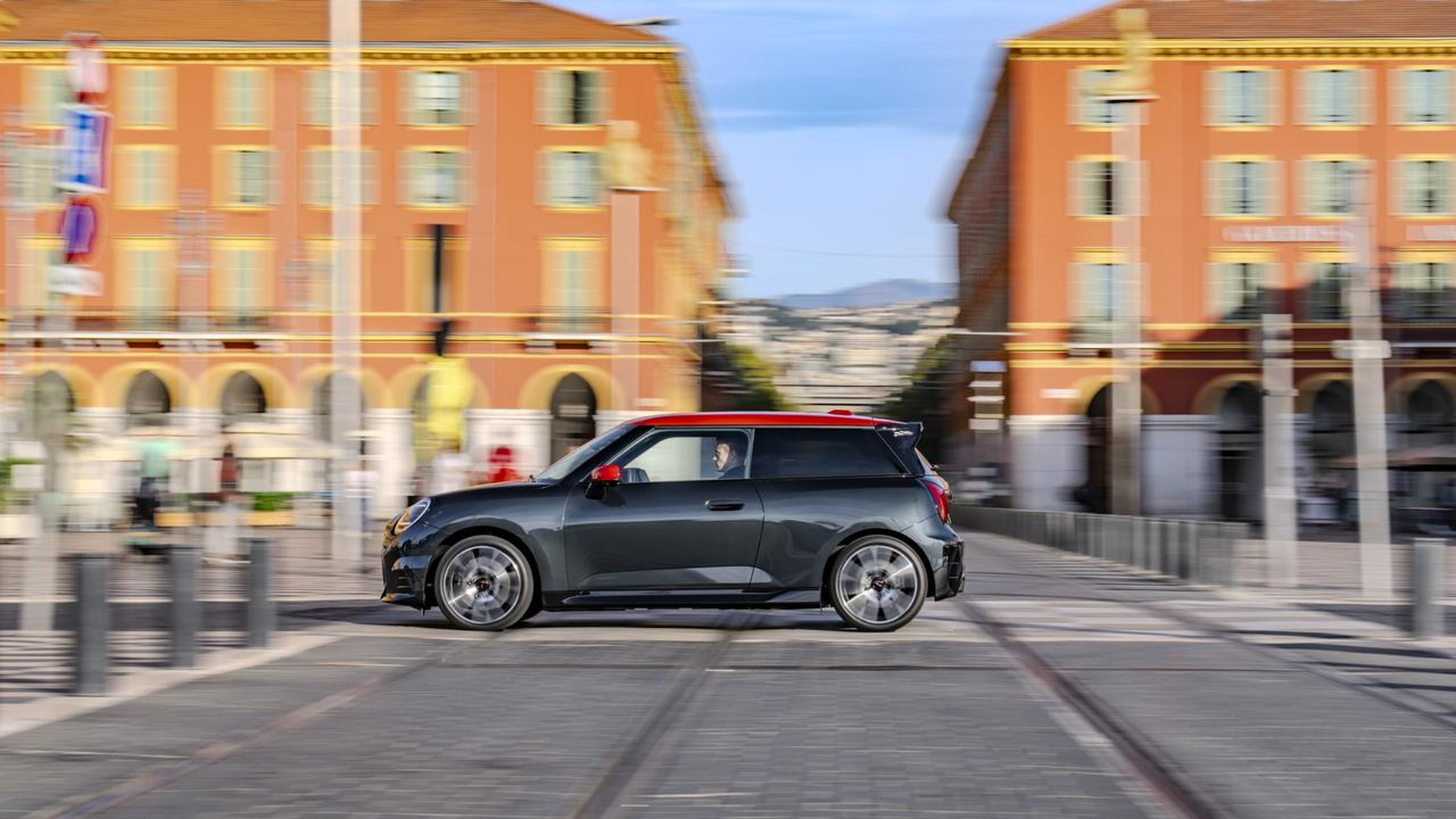 Mini Cooper SE JCW: debutta la nuova sportiva 100% elettrica [FOTO ...