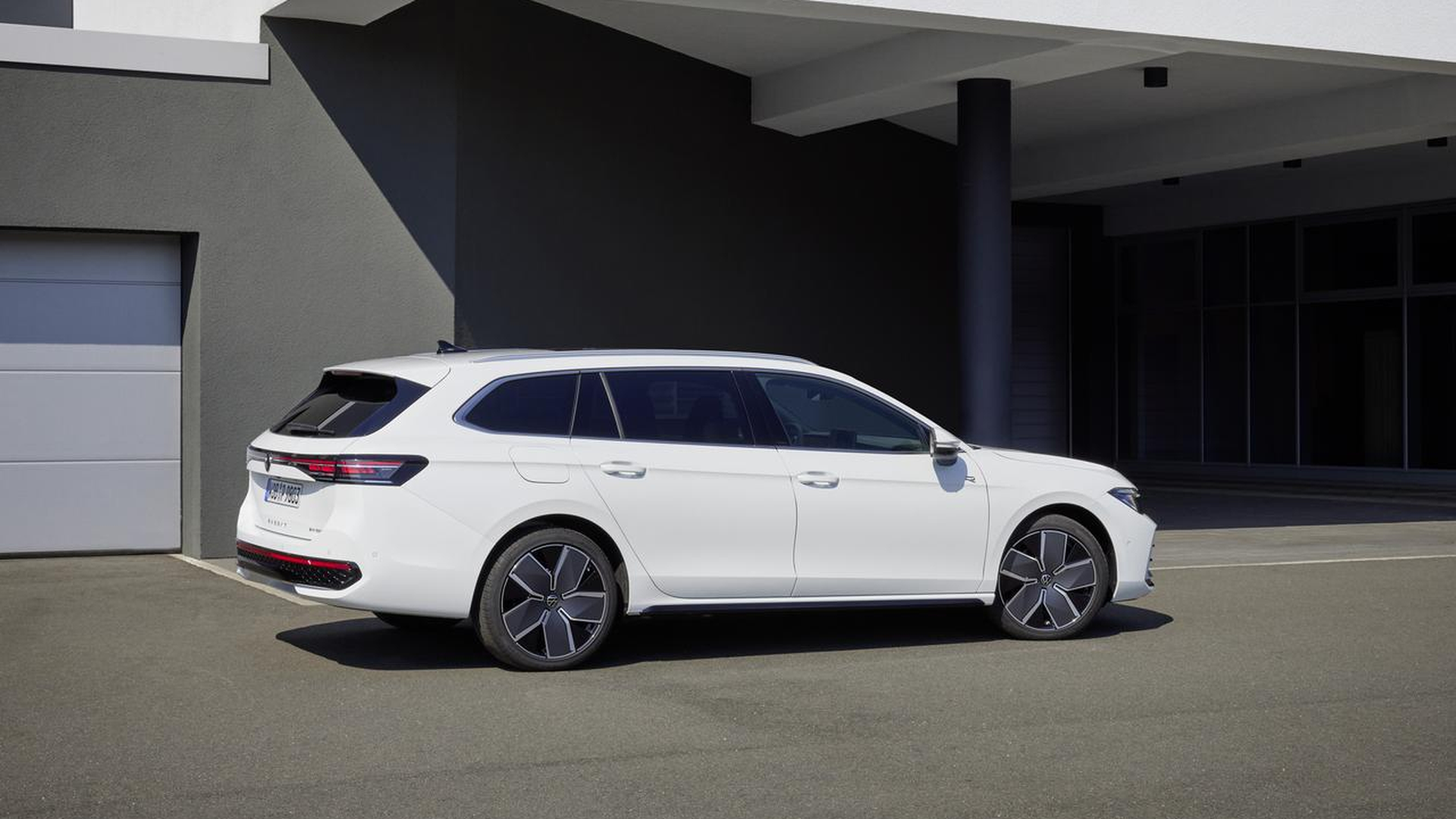 Volkswagen Passat 2024: una rivoluzione nel segmento delle station ...