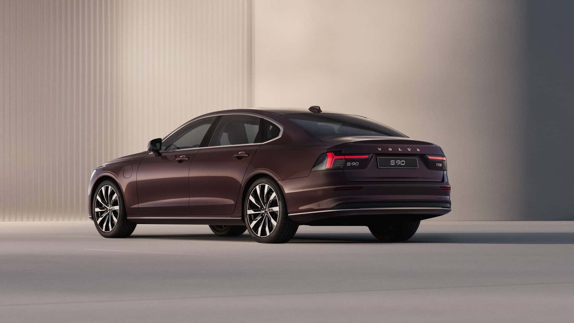 Volvo S90 2025: restyling raffinato che per ora parla solo cinese