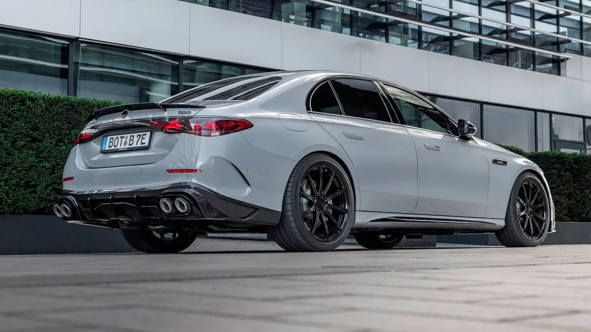 Brabus 700: il nuovo punto di riferimento tra le berline di lusso