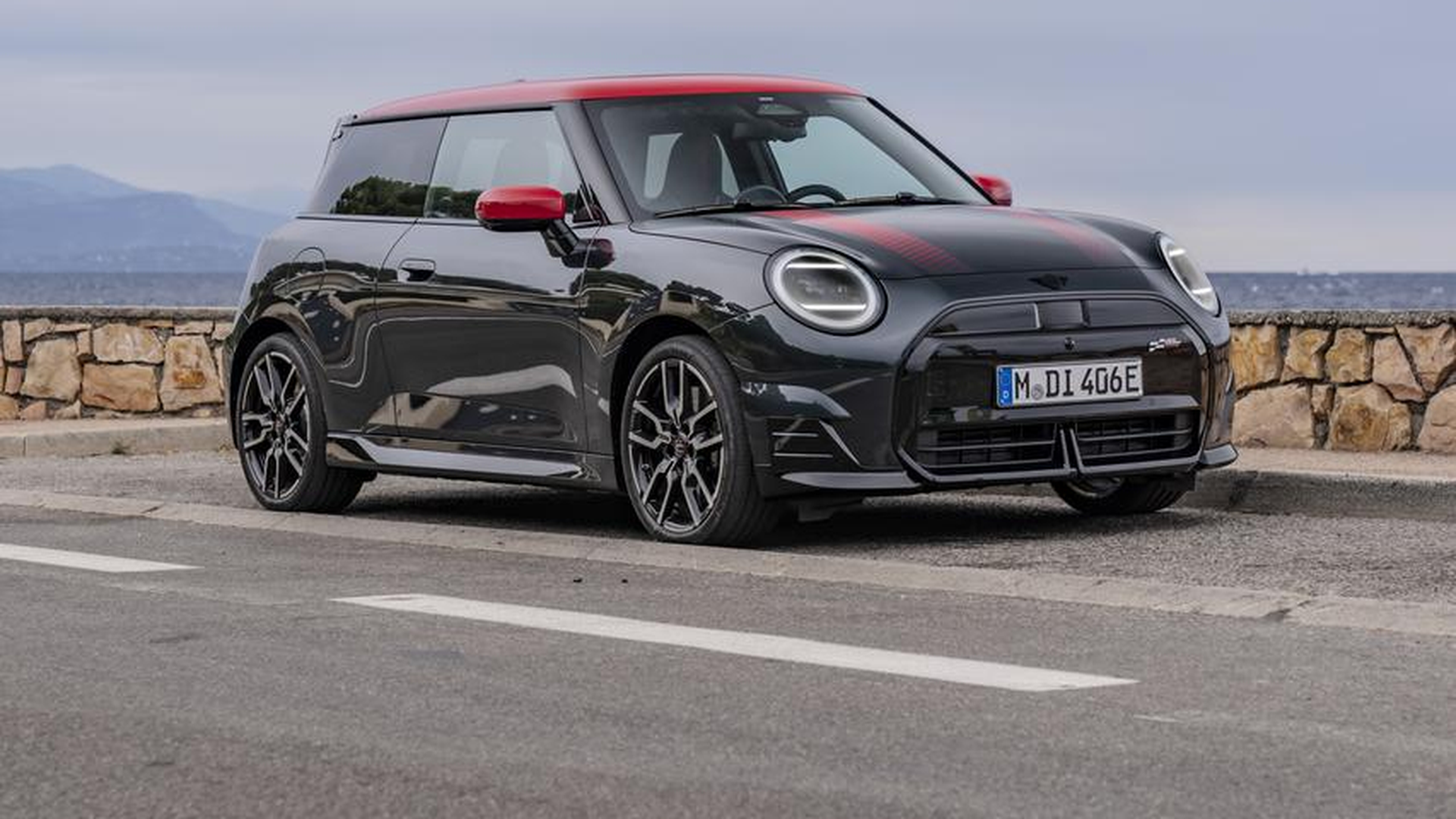 Mini Cooper SE JCW: debutta la nuova sportiva 100% elettrica [FOTO ...