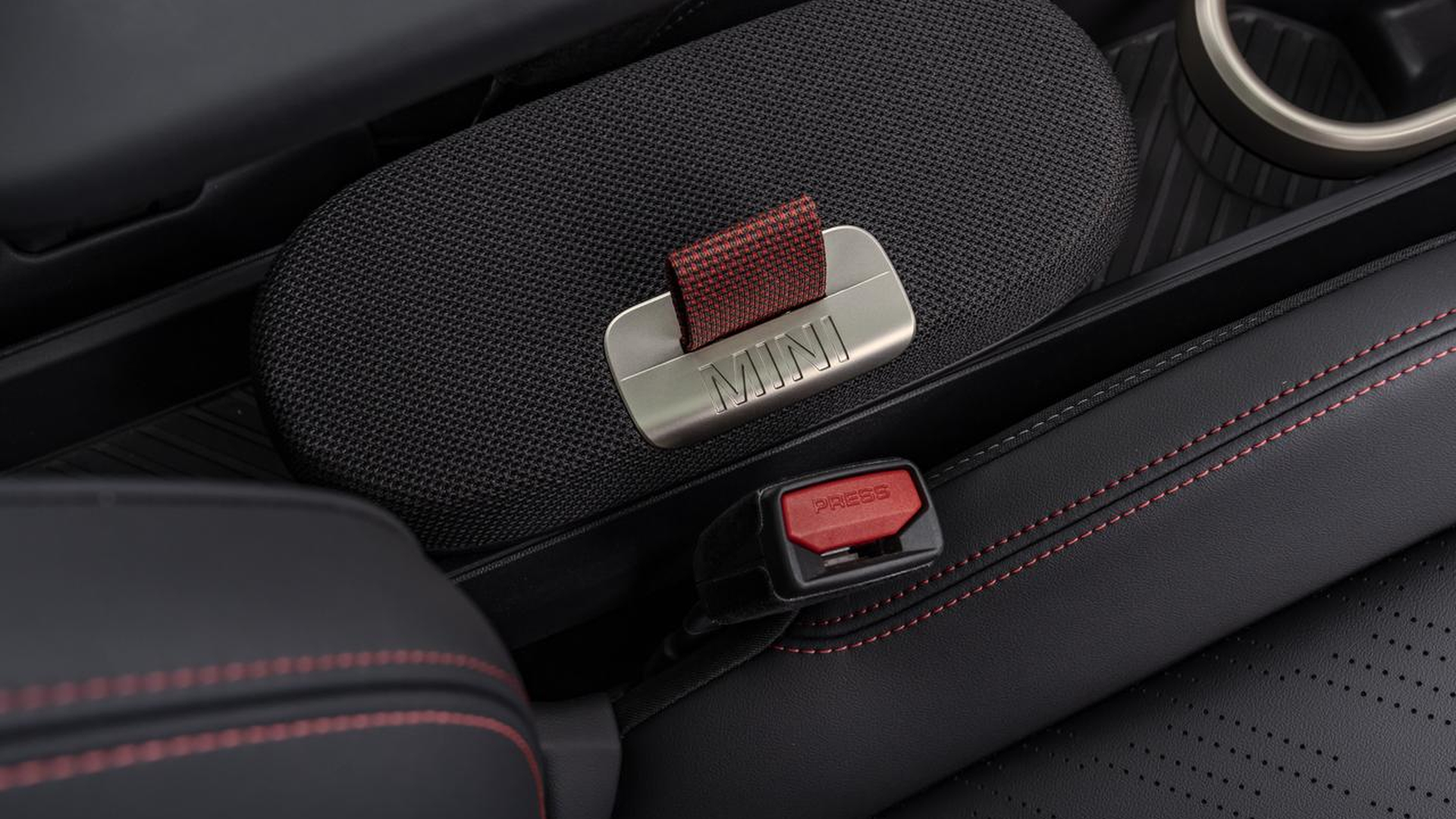 Mini Cooper SE JCW: debutta la nuova sportiva 100% elettrica [FOTO ...