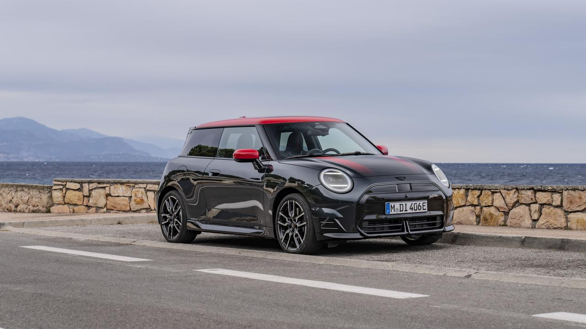 Mini Cooper SE JCW: debutta la nuova sportiva 100% elettrica [FOTO ...