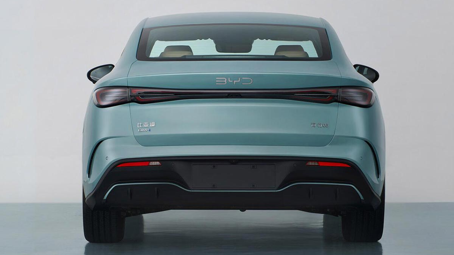 BYD Seal 06 DM-i: berlina Plug-in Hybrid con 2000 km di autonomia ...