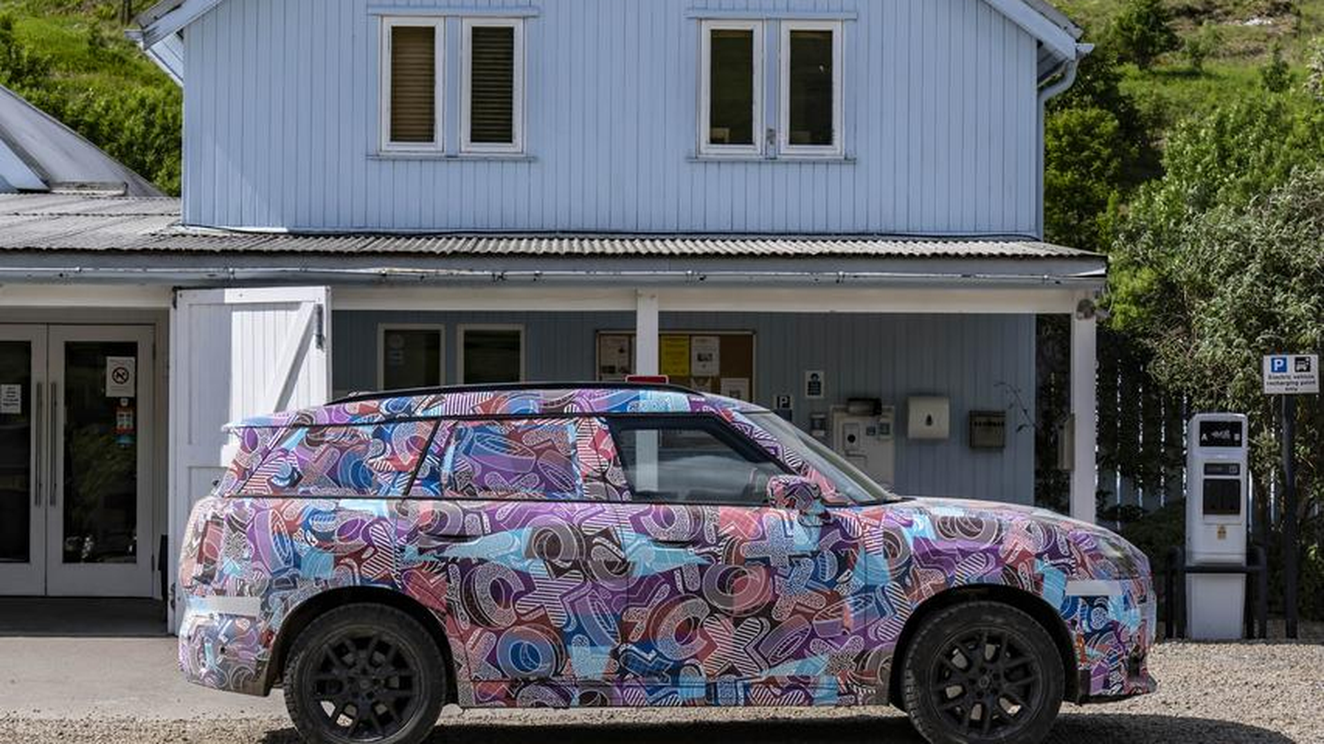 Mini Countryman 2024: la terza generazione attraversa le Highlands ...