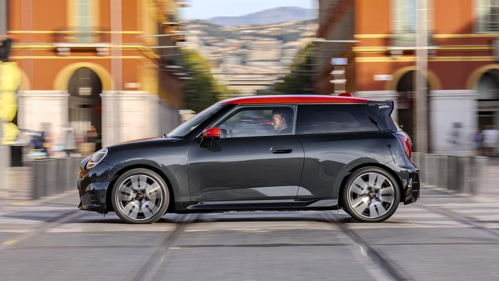 Mini Cooper SE JCW: debutta la nuova sportiva 100% elettrica [FOTO ...